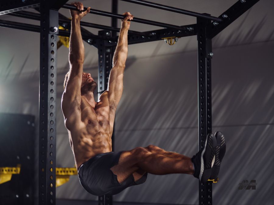How to Perfect Hanging Leg Raises? · MuscleTech